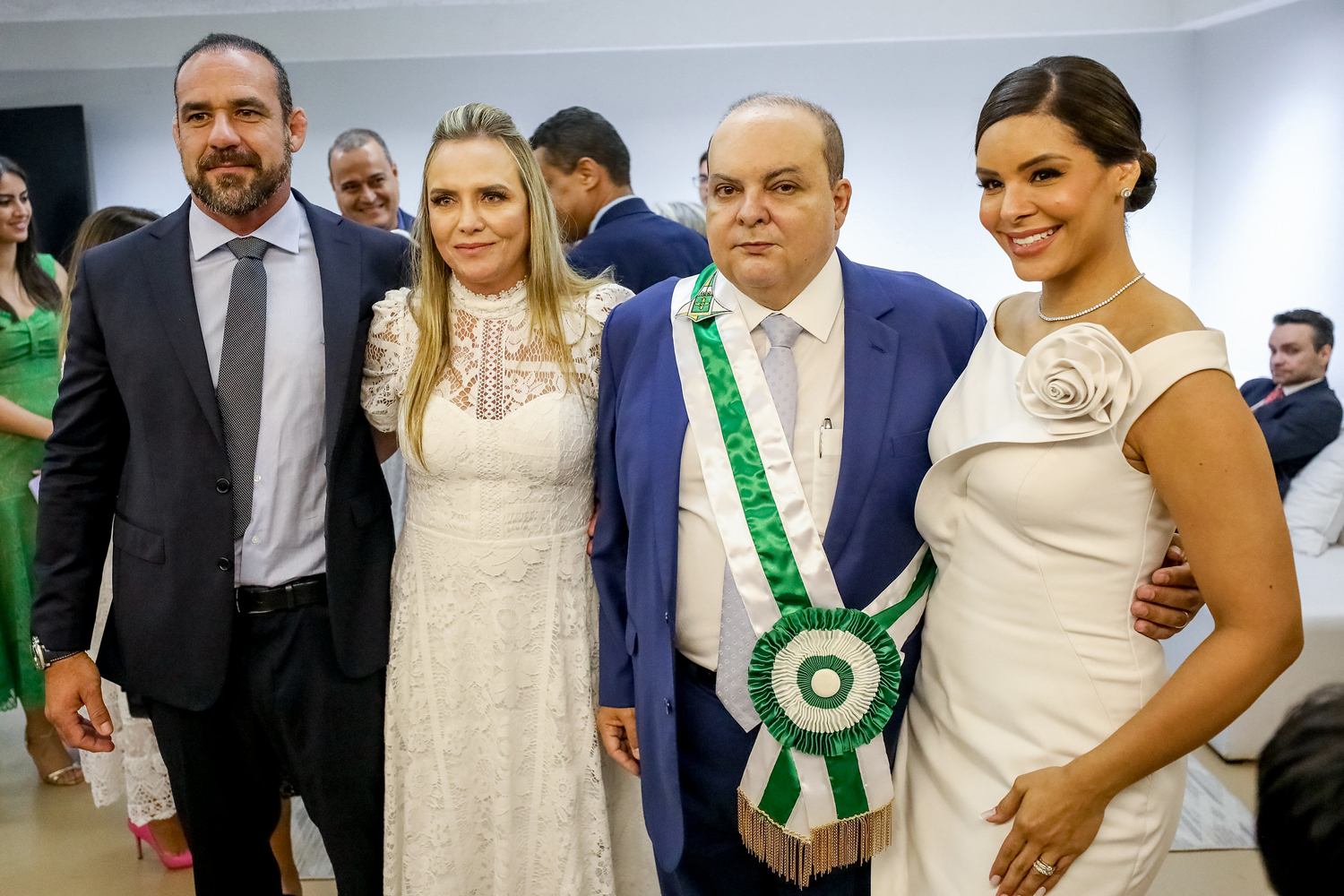 Governador Ibaneis Rocha assume segundo mandato com otimismo e pedindo ...