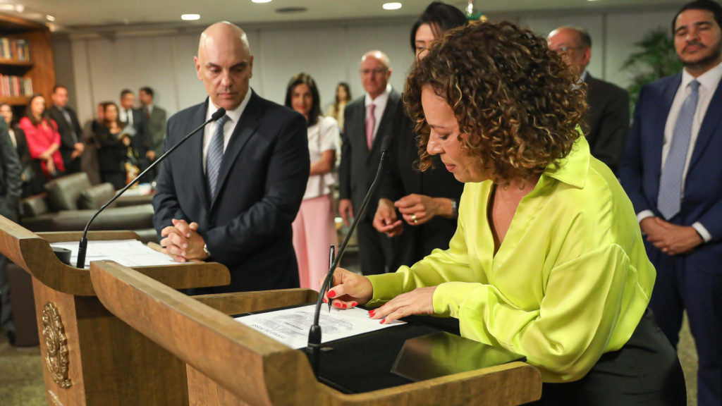 Edilene Lobo toma posse como ministra do TSE e se torna um símbolo de ...