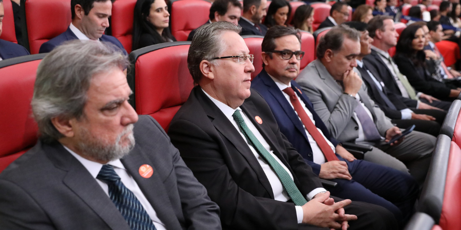 TSE empossa Raul Araújo como corregedor-geral da Justiça Eleitoral e ...