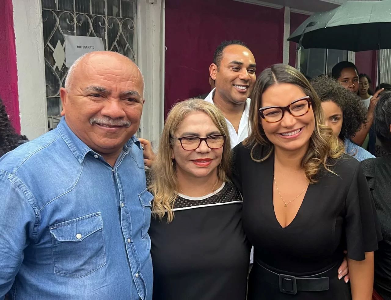 Janja da Silva com Lindalva Morais dos Santos e o deputado distrital Chico Vigilante – Bernadete ...