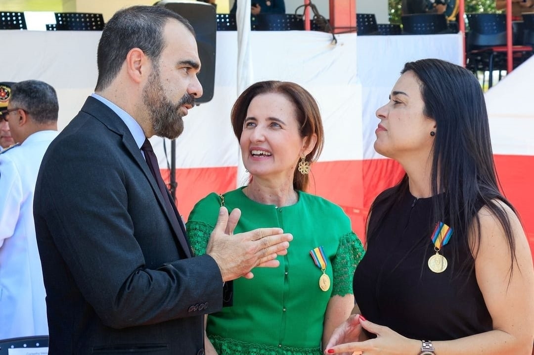 Alexandre Patury, Ludmila Lavocat Galvão e Giselle Ferreira, agraciados ...