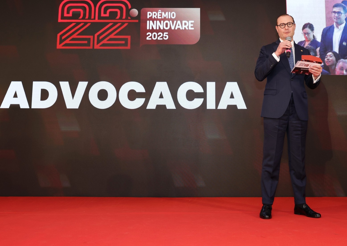 Ministro Cristiano Zanin durante entrega do Prêmio Innovare 2025 no STF ...